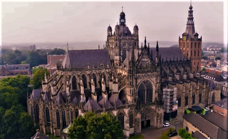 Image: De grootste kathedraal van Nederland, de Sint Janskathedraal in 's-Hertogenbosch