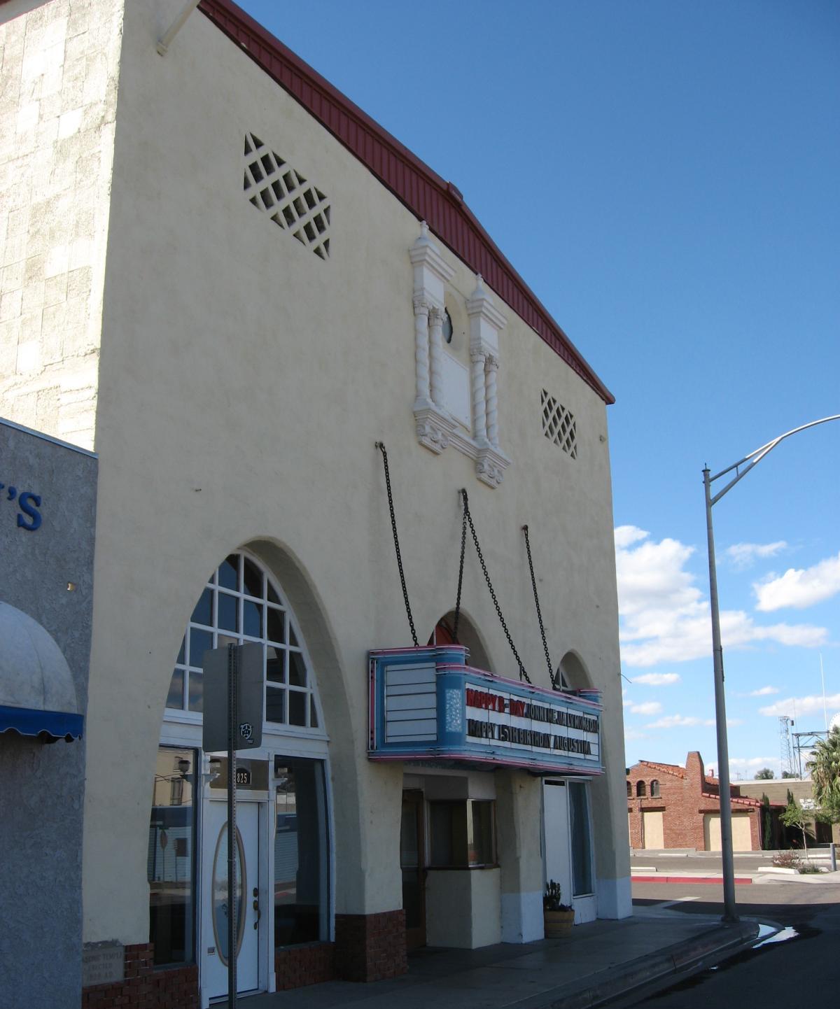 Image: Needles, California (3226903381) (cropped)