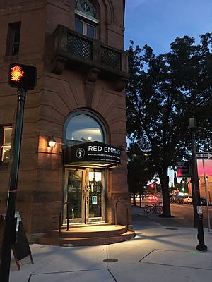 Red Emma's Facts for Kids