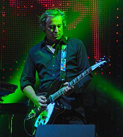 Peter Buck Facts for Kids