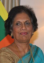Chandrika Kumaratunga Facts for Kids