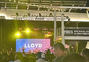 Lloyd (singer) Facts for Kids