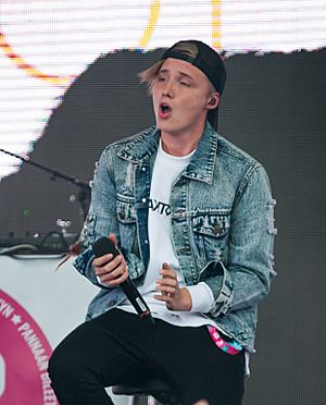 Isac Elliot Facts for Kids
