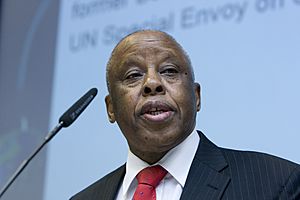 Festus Mogae Facts for Kids