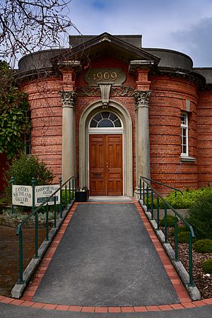 Eastern Southland Gallery Facts for Kids