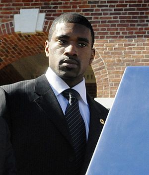 Leon Powe Facts for Kids