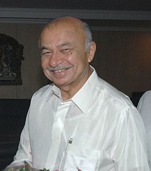 Sushilkumar Shinde Facts for Kids