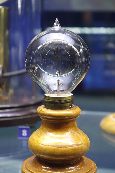 Image: Light bulb by Lewis Latimer, 1883 - Museum of Science and ...