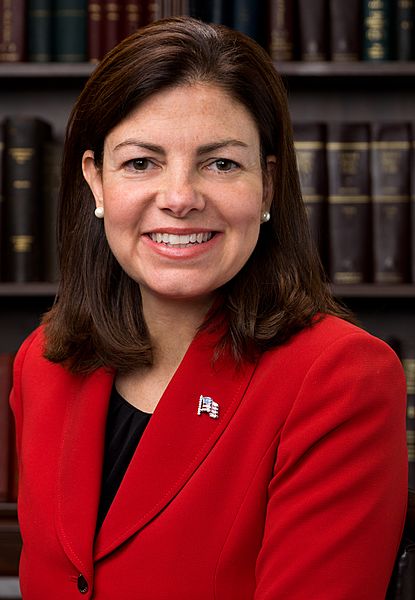 Image: Kelly Ayotte, Official Portrait, 112th Congress 2 (cropped) for Kids