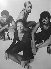 Maxayn Lewis Facts for Kids