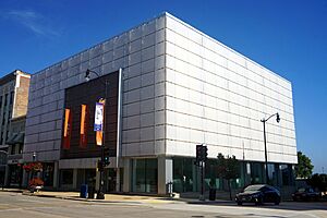 Racine Art Museum Facts for Kids