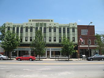 Chicago Bee Building Facts for Kids