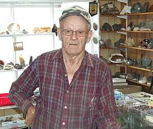 Eldon George Facts for Kids