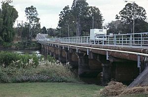 Lamington Bridge Facts for Kids