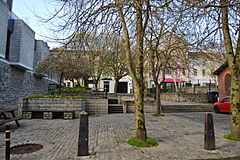 Sir John Hawkins Square Facts for Kids