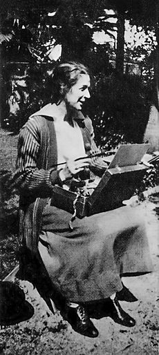 Clarice Beckett Facts for Kids