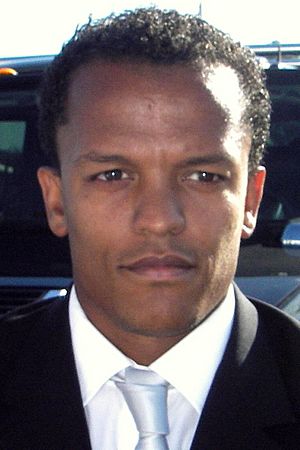 Robert Earnshaw Facts for Kids