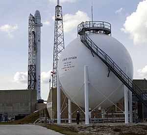 Liquid oxygen Facts for Kids
