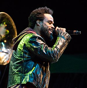 Bilal (American singer) Facts for Kids