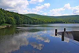 Quaker Lake Facts for Kids