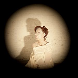 Áine Phillips Facts for Kids