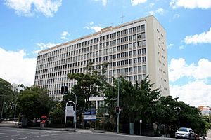 Main Roads Building Facts for Kids