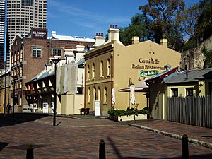 Cleland Bond Store Facts for Kids