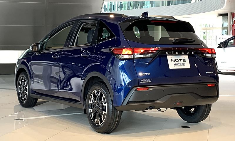 Image: Nissan Note Autech Crossover (E13), left-rear, 2021