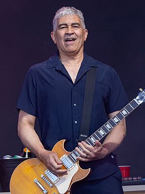 Pat Smear Facts for Kids