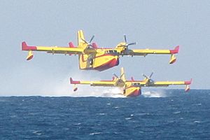 Canadair CL-415 Facts for Kids