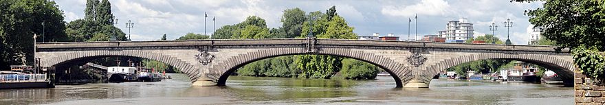 Kew Bridge Facts for Kids