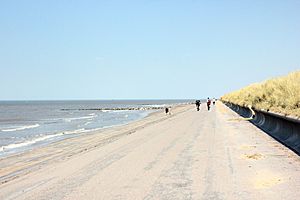 Ffrith Beach Facts for Kids