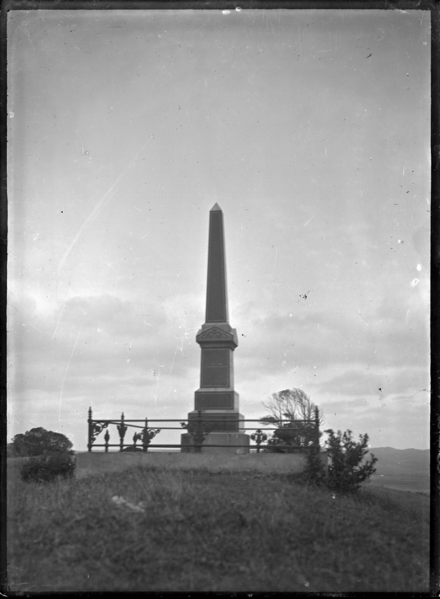 Image: Monument to Hone Heke, at Kaikohe ATLIB 298005