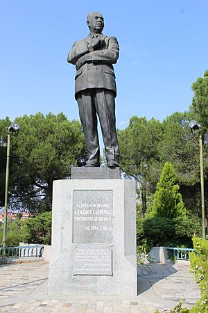 Statue of Lázaro Cárdenas (Madrid) Facts for Kids